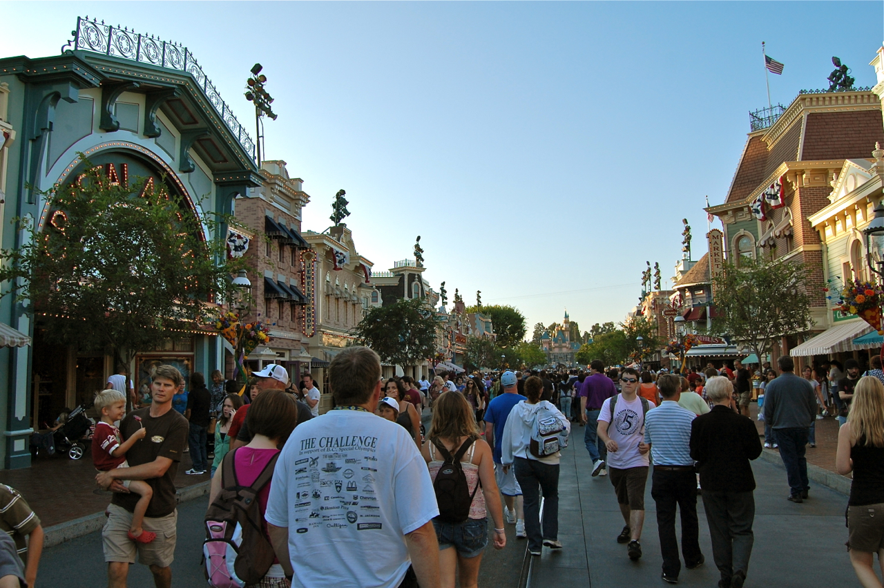 Disneyland – How to enjoy the Parks – The Blue Parrot